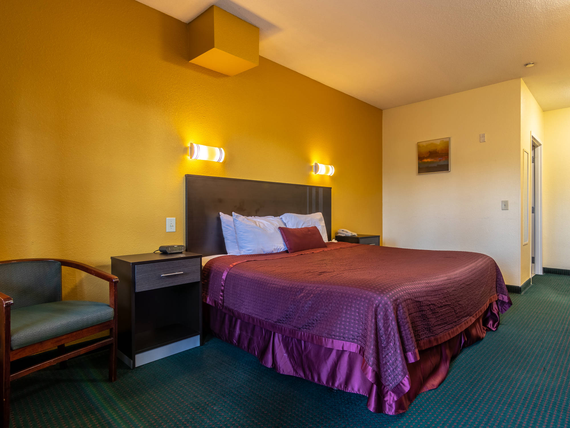Executive Inn & Suites - Rooms